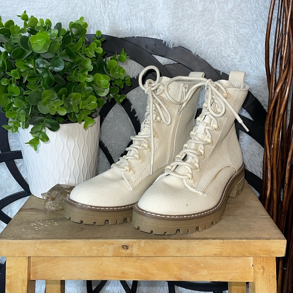 Universal Thread | Shoes | Universal Threads Off White Combat Boots ...